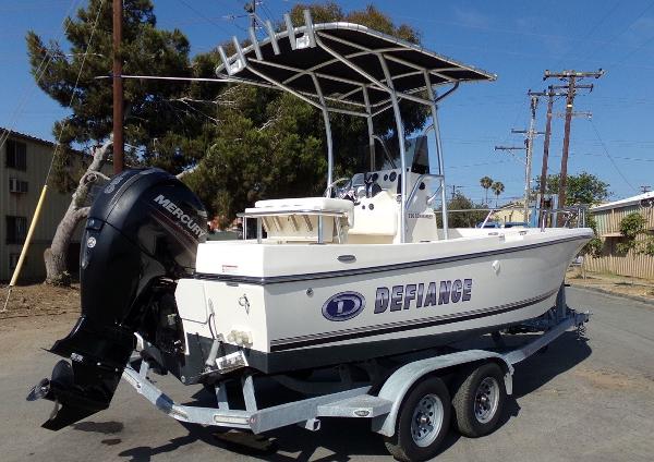 2014 Defiance Commander 220 NT Center Console Saltwater Fishing Boat ...